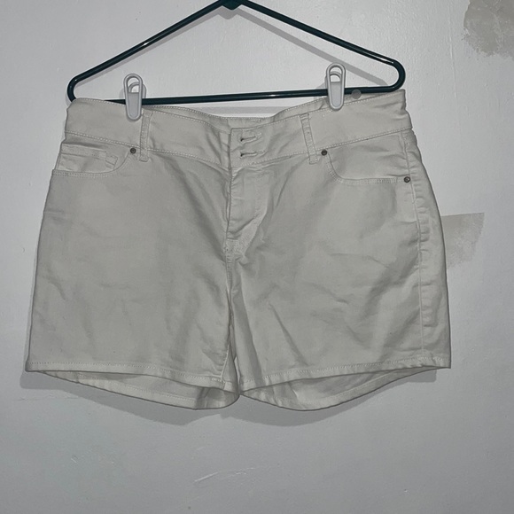Apt. 9 | Shorts | Size 2 Womens Apt 9 White Jean Shorts | Poshmark
